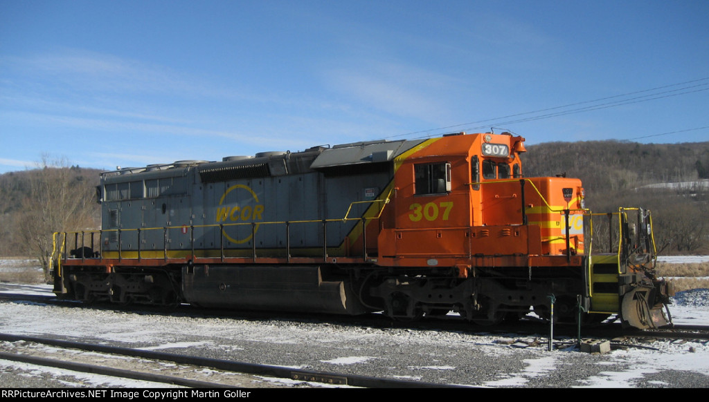 WCOR 307 ex QNSL 307 nee QNSL 240 (GMD A2632 4/1972)